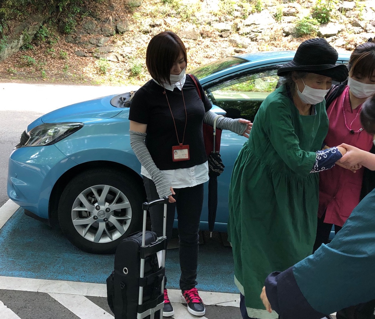 笑う角には福来る - Axis Support